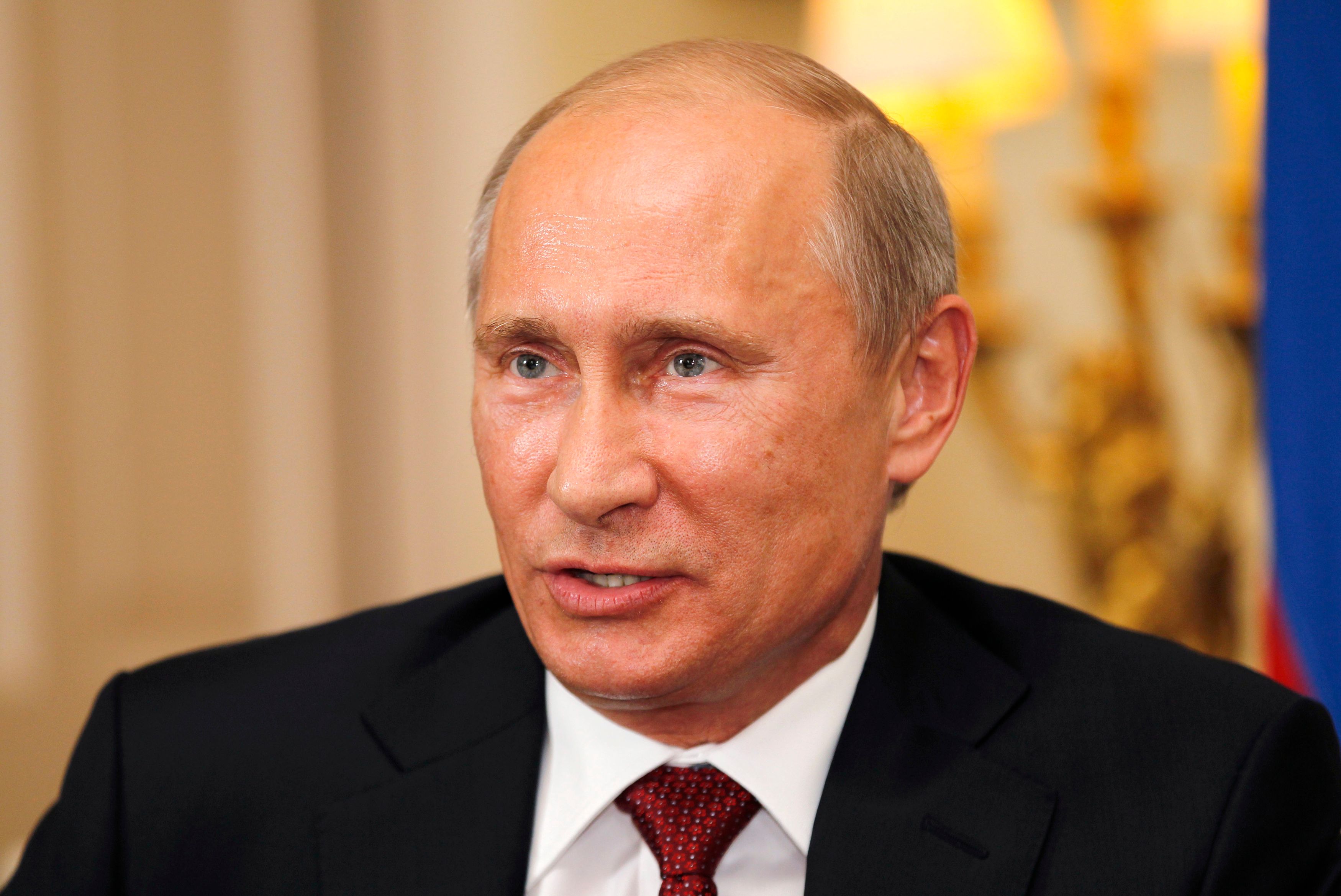 Vladimir Poutine : "Pourquoi je pense qu'il faut renforcer l'armée ...