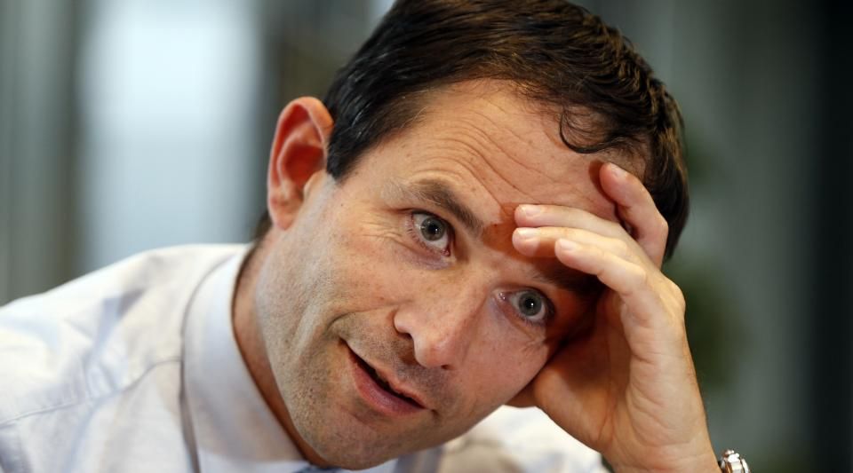 Benoît Hamon découvre en direct le tweet antisémite de Gérard Filoche ...